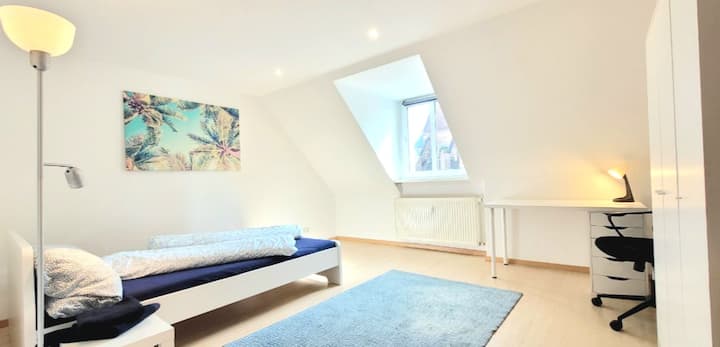 Schönes Zimmer (1 Von 3) Balkon & Weitblick (Mar3) - Landau