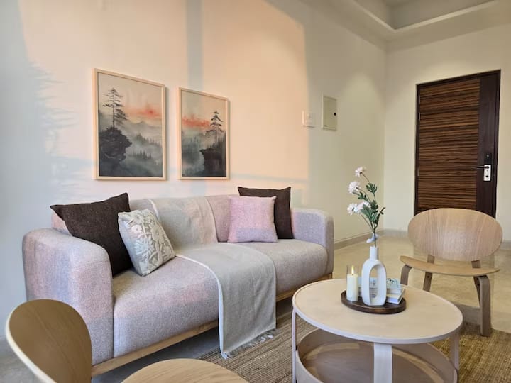 Japandi 2bhk King Bed Wifi Near Daily Clean Juhu - Mumbai