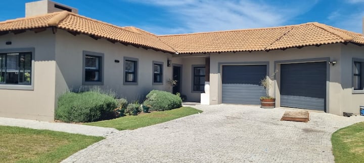 Epic 4 Bedroom Holiday Home For The Whole Family! - Plettenberg Bay