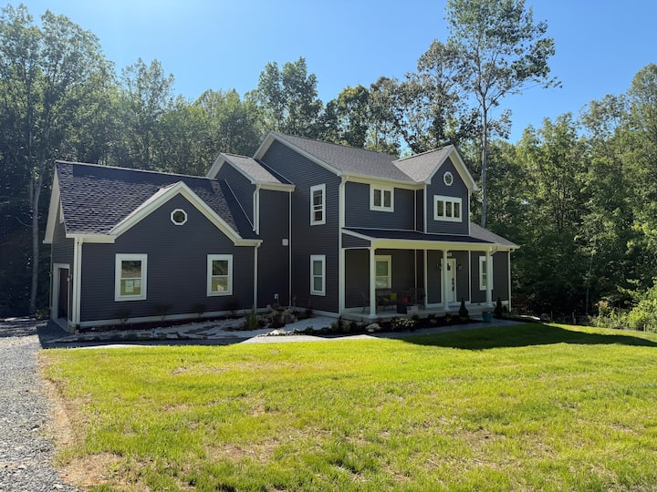 Brand New
Castaway Beach Cove - Lake Anna, VA