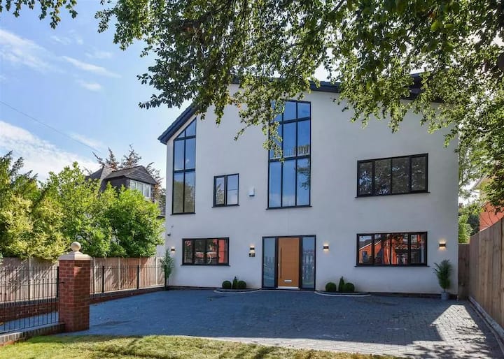 Glams Beautiful Luxury Home - 伍爾弗漢普頓