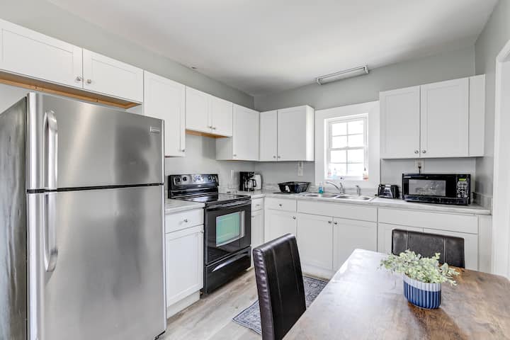 Contractor & Travel Nurse Friendly Cozy 2br Home - Petersburg, VA