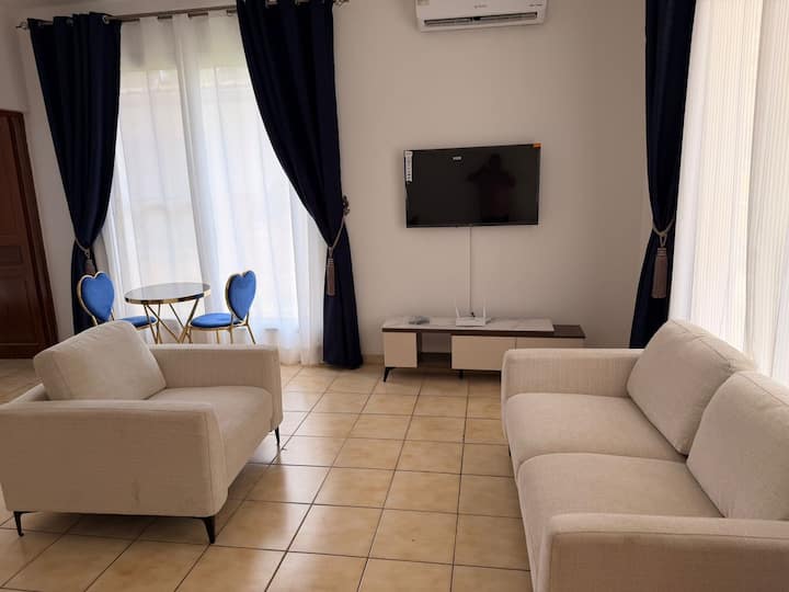 Best Place Near Coffee Shop Easy Public Transport - Pointe-Noire