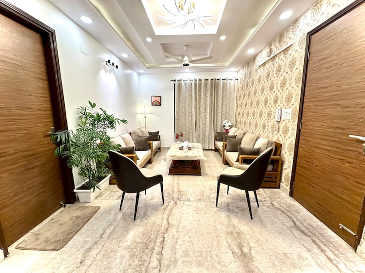 The Sleek House - Delhi