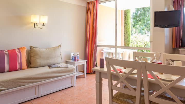 Pierre Et Vacances - Appartement 6 Personnes - 1 C - Mandelieu-La Napoule