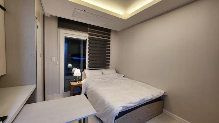 지온스테이 컴포트 | 대전시청역 도보2분 |둔산동| 주차 | Ott | Cozy&clean - Daejeon