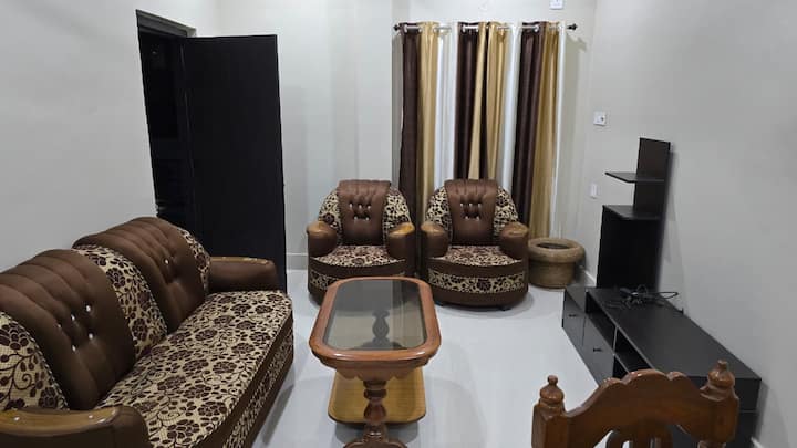 Arti Homestay -2bhk Flat | Prime Location - デーオーガル