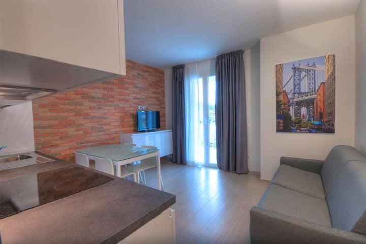 Residence Jerry - Apt. New York - Piscina & Airco - San Benedetto del Tronto