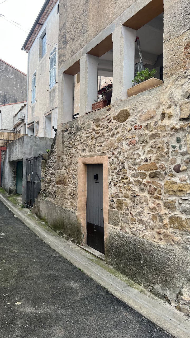 Maison De Village, Dans Un Quartier Au Calme - Bédarieux