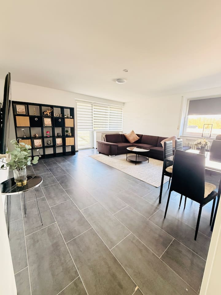 3-zimmer Wohnung • Zentral • Voll Ausgestattet - Duisburg