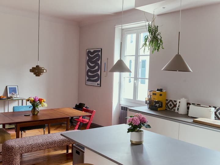 Stylish Biarritz Townhouse With Sunny Terrace - 비아리츠