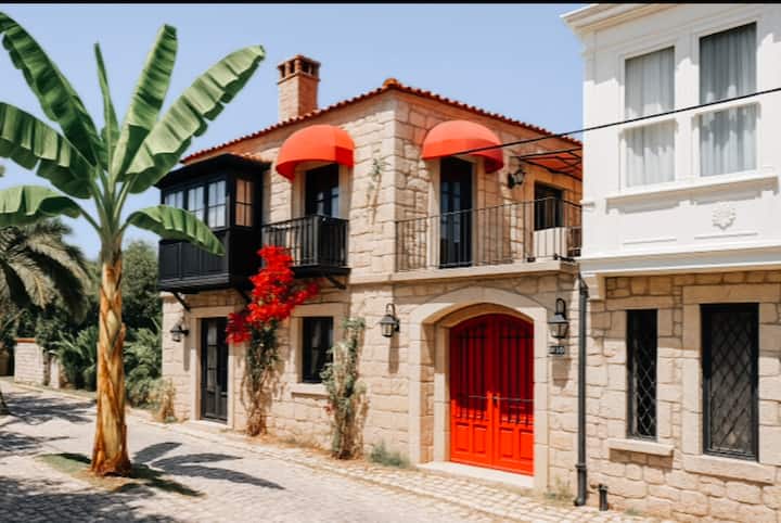 Alaçatı Merkez Konforlu & Otantik Taş Ev “Iamhome” - Çeşme
