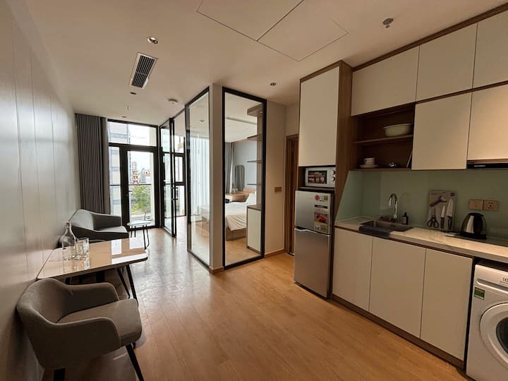 Anora/ Cozy 1br W. Patio - Kitchen_washer_parking - Da Nang