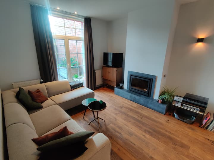 Oldtown House In Lint - Boom