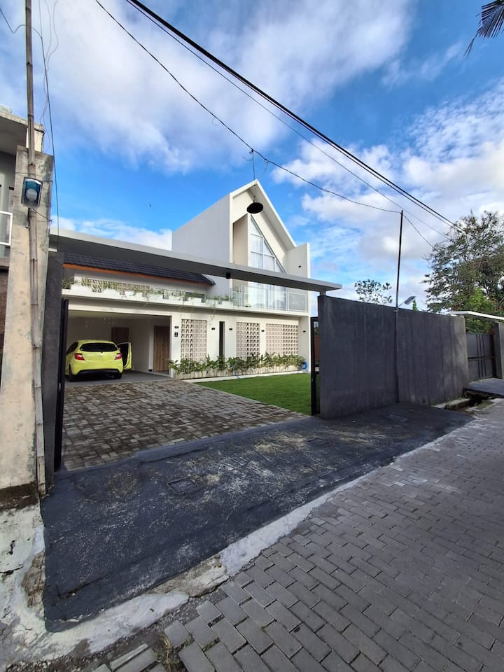 Peaceful Getaway At August Nook - Yogyakarta