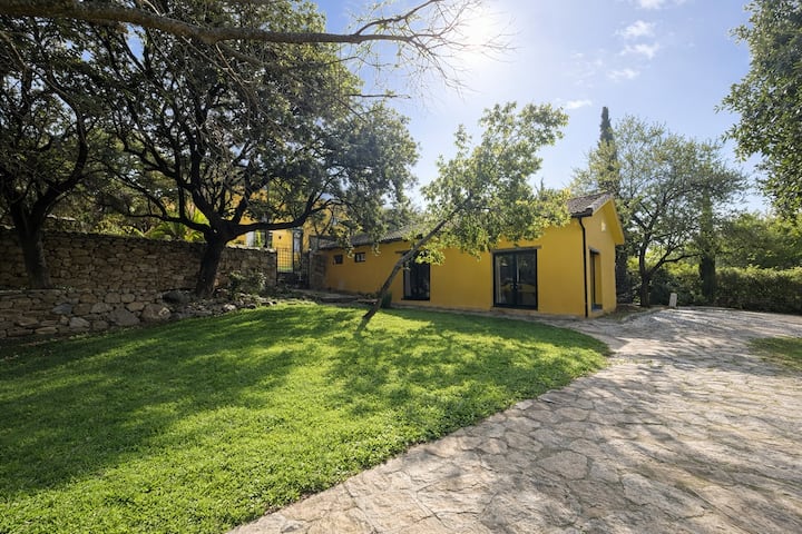 Charming Garden Guest House – 25 Min From Madrid - Alpedrete