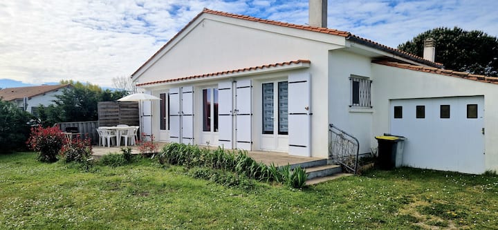 Maison Au Calme Avec Grand Jardin Proche Du Centre - Marennes