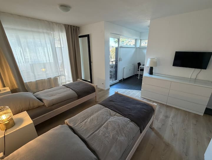 Gästezimmer Mit Guter Verkehrsanbindung - Stuttgart