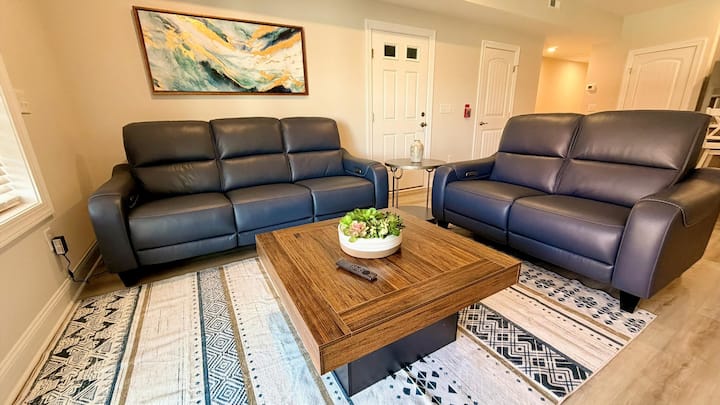 New 3bd Condo W/pool & Parking: Near Boardwalk - Wildwood, NJ