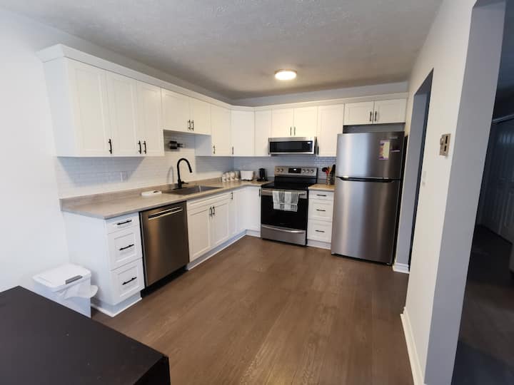 Home In Port Elgin
3 Bedrooms - 3 Beds
Sleeps 5 - Port Elgin