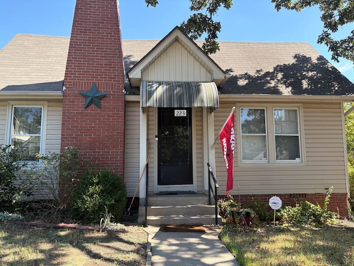 Cozy Cottage Near Uams & Children's Hospital - Little Rock, AR