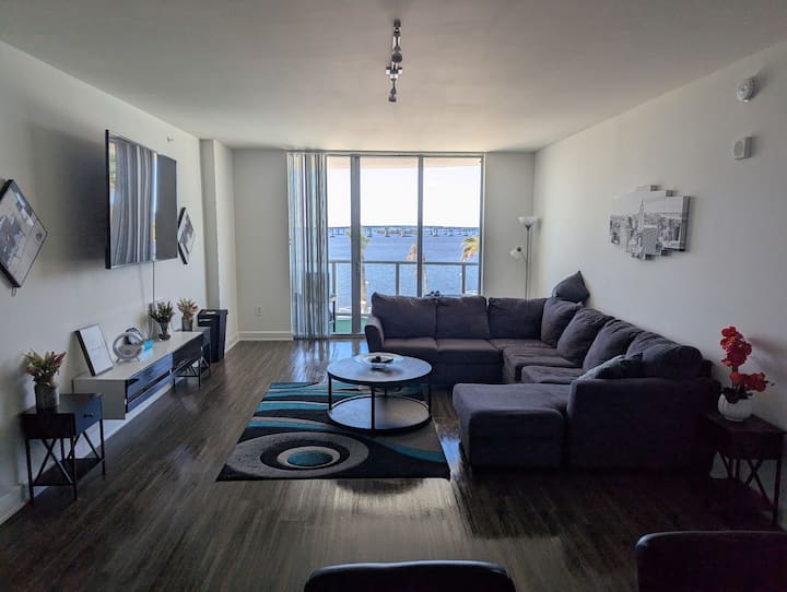 The Coastal Cove - Fort Myers, FL