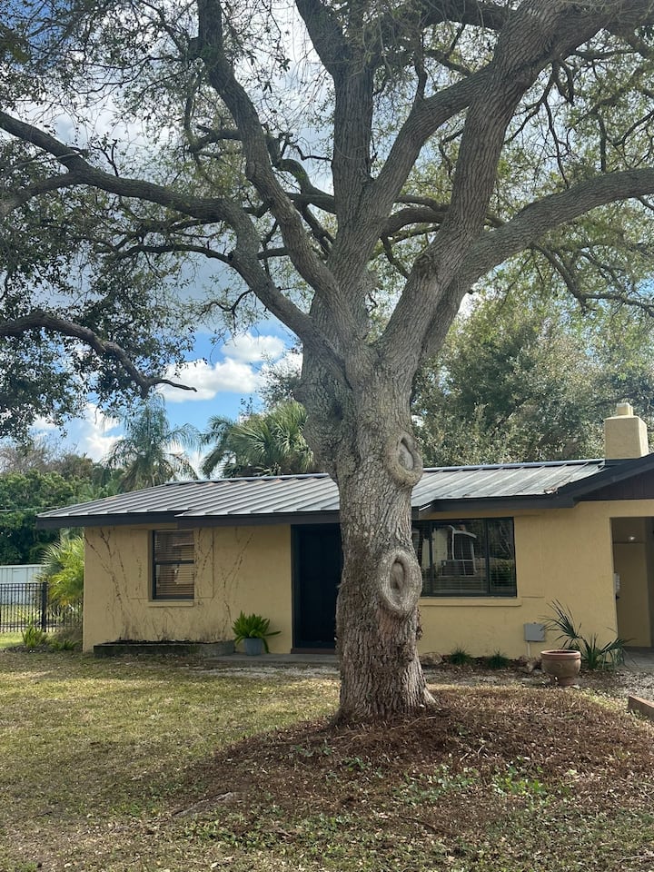 2 Bed/2 Bath House In Old Englewood Village - Englewood, FL