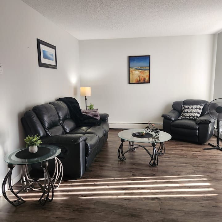 Affordable, 2 Bed | Prime Red Deer Location - Red Deer