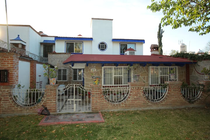 Casa Mexicana En Centro De Tequis - Tequisquiapan