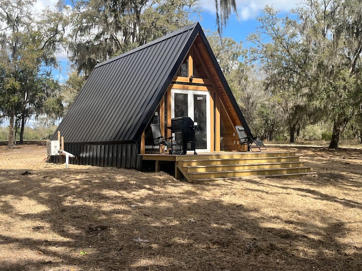 Cozy A-frame: Hand-feed Animals On 800-acre Farm - Florida