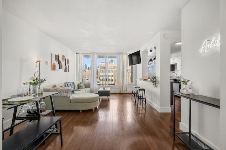 Mins To Saddledome | Ug Parking | 2 Bed | Central - Fort Calgary