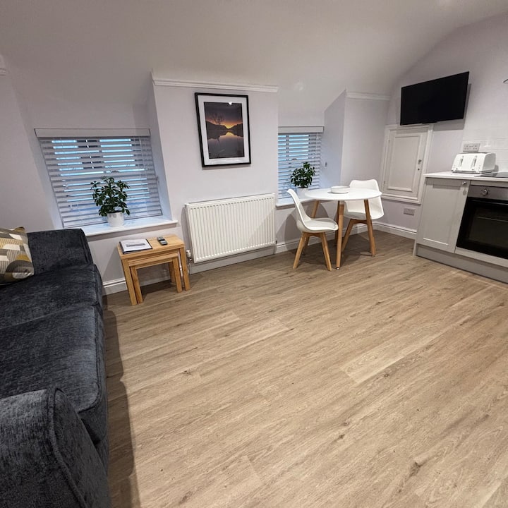 A Cosy Modern Flat Near The Castle, Caernarfon - Anglesey