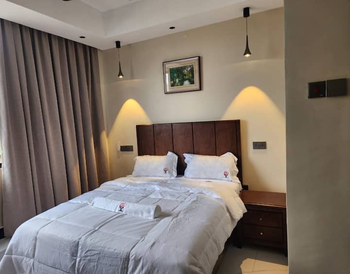 At Legho Hotel You Live Like A King - 다르에스살람