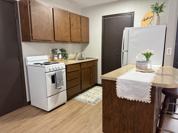 Cozy 1 Bedroom, 1 Bathroom Apartment In Aberdeen. - Aberdeen, SD