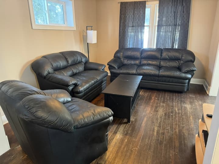 Lakeside House, Conveniently Located For Families - Kenora