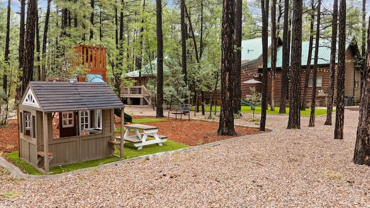 Large Pinetop Retreat | Sleeps 16+ | Pool Table - Pinetop-Lakeside, AZ