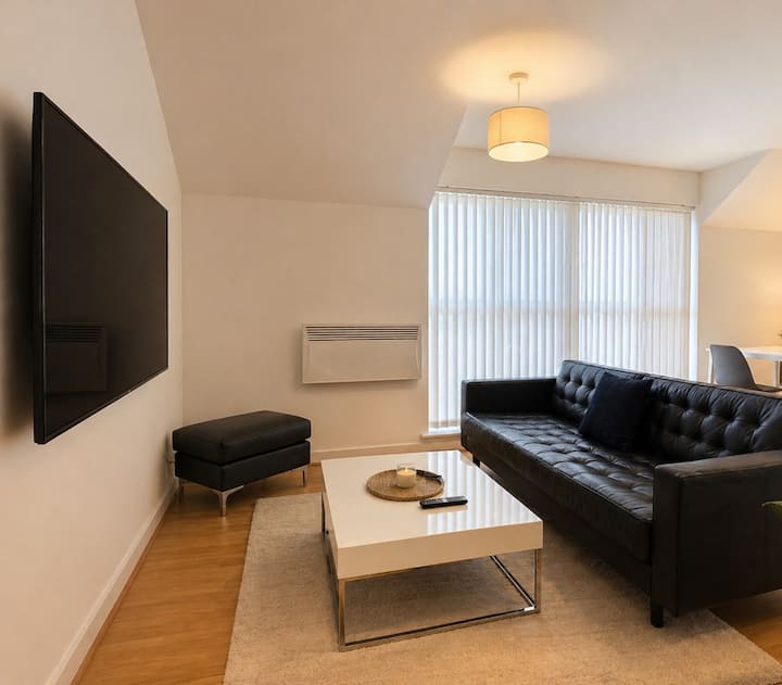2 Bedroom Webster Park Apartment With Free Parking - Birkenhead