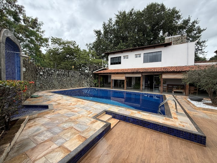 Mansão Com 4 Suítes E 2 Quartos, Piscina, Garagens - 고이아니아
