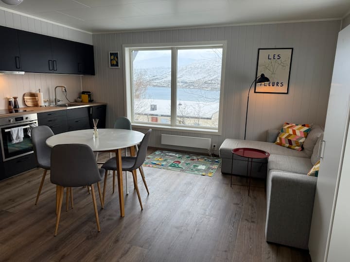 Family Apartment With View, Balcony And Parking - Tromsø