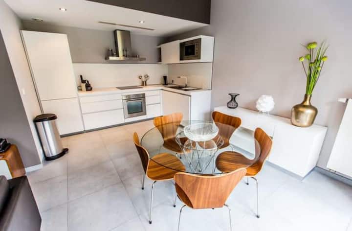 2 Bedroom Apartment In Brussels Central - Schaerbeek