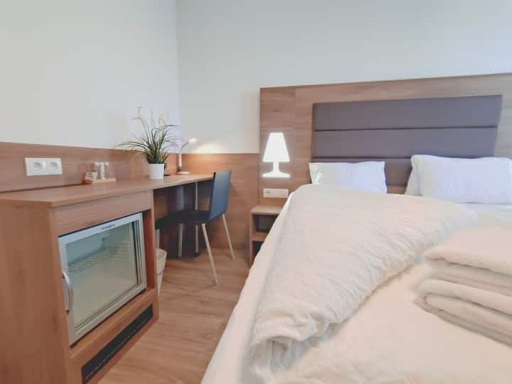 Pension Elisabeth Gmbh Doppelzimmer Gemeinschafts - Salzbourg
