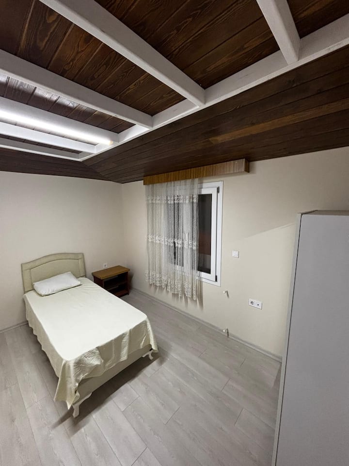 Günlük,haftalık,aylık Eşyalı 4+1(çift Wc'li) Daire - Alaçatı