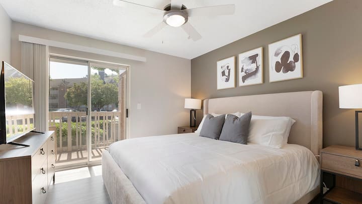 Landing | Incredible 1bd, Courtyard - Kansas City