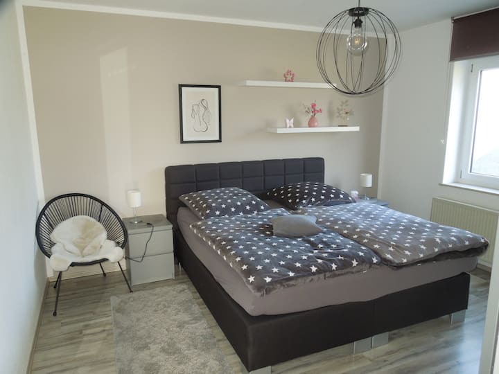 Moderne 2‑zimmer‑ferienwohnung Komplett Möbliert - Geisenheim