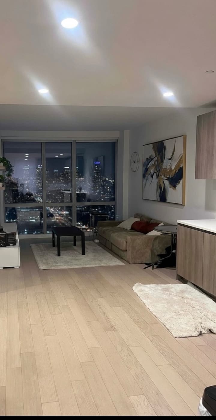 Luxury High-rise Apartment/ Close To Manhattan - New York John F. Kennedy Airport (JFK)