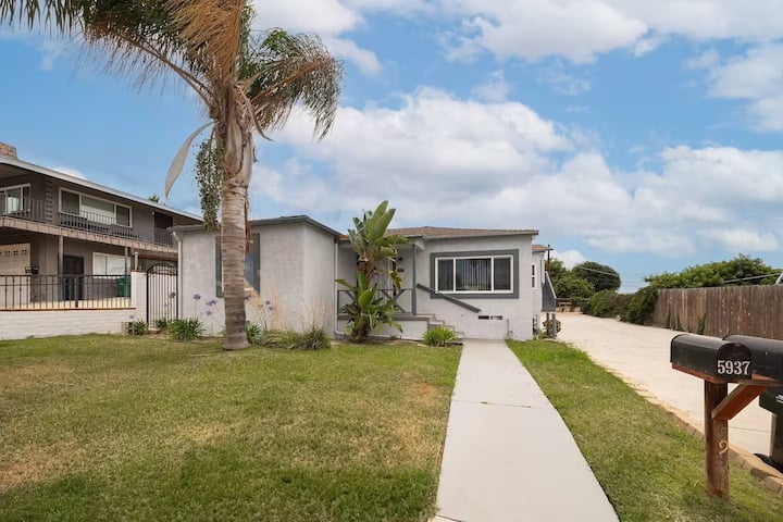 Spacious San Diego Home W/ Pool Table • Pets Ok - Chula Vista, CA