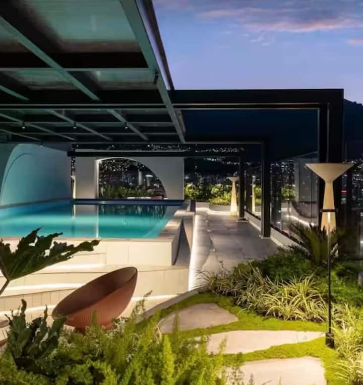 Moderna Suite Piscina Panorámica Edificio Harmony - Quito