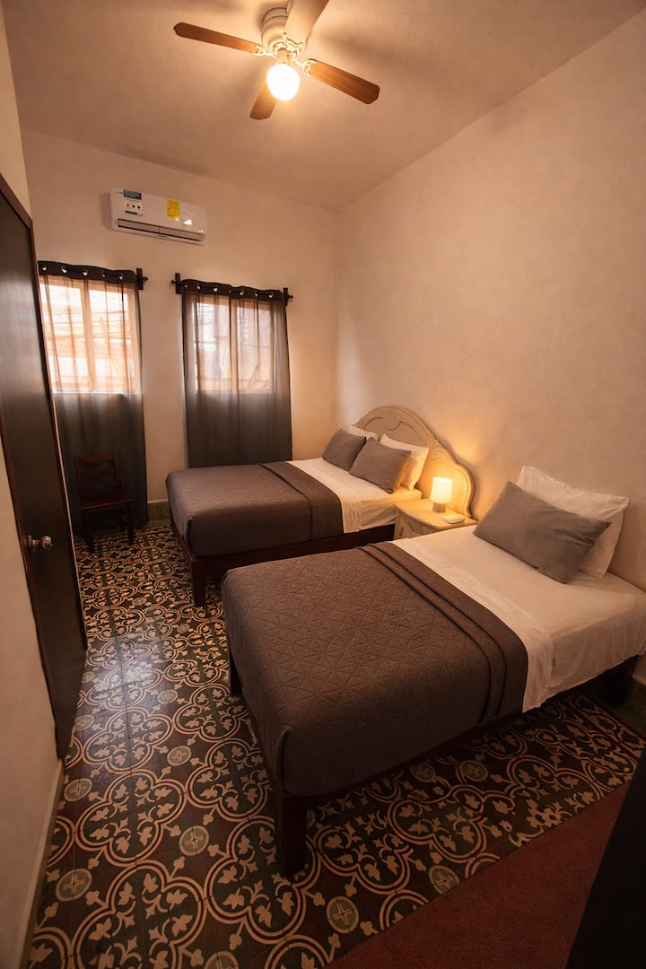 Habitacion Privada 2 Pers | 2 Camas + Baño Privado - Córdoba