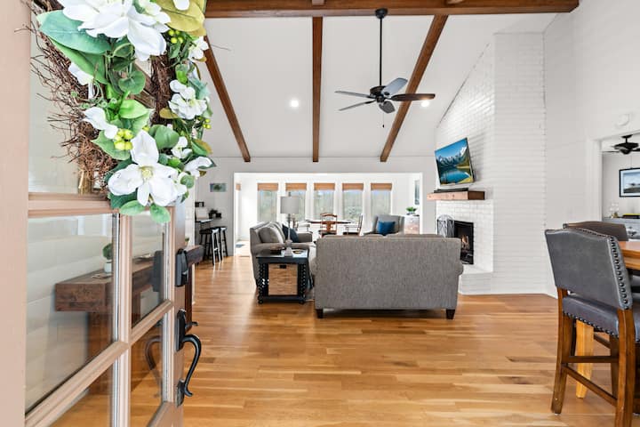 Away To The Lake - Gainesville, GA