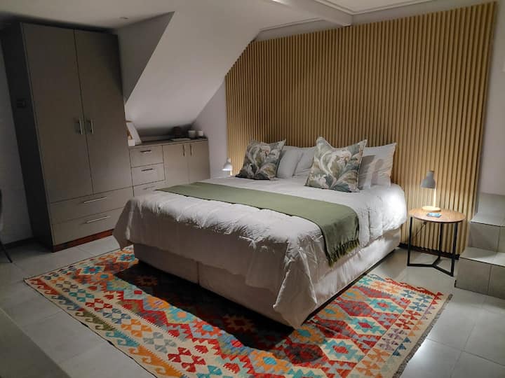 The Purple Plum Tree - 惠靈頓